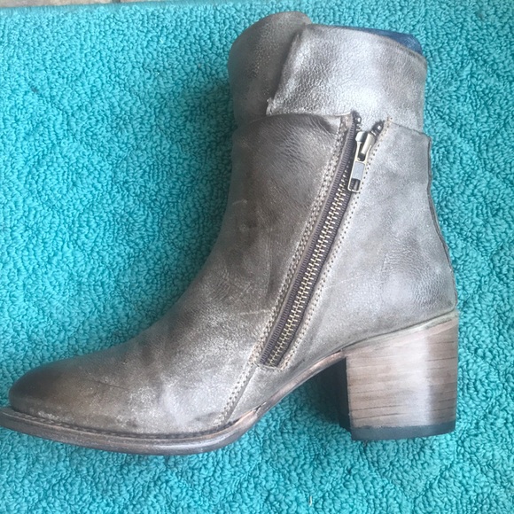 Freebird by Steven | Shoes | Freebird By Steven Clip Stone | Poshmark
